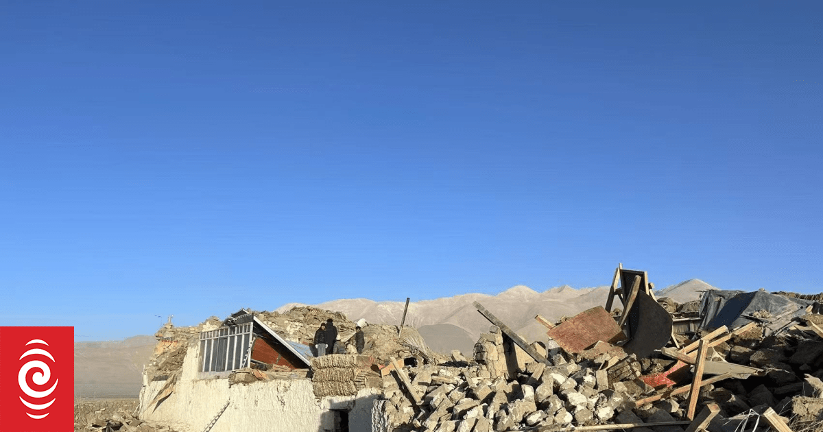 Rescue efforts under way after earthquake in Tibet kills more than 120 ...