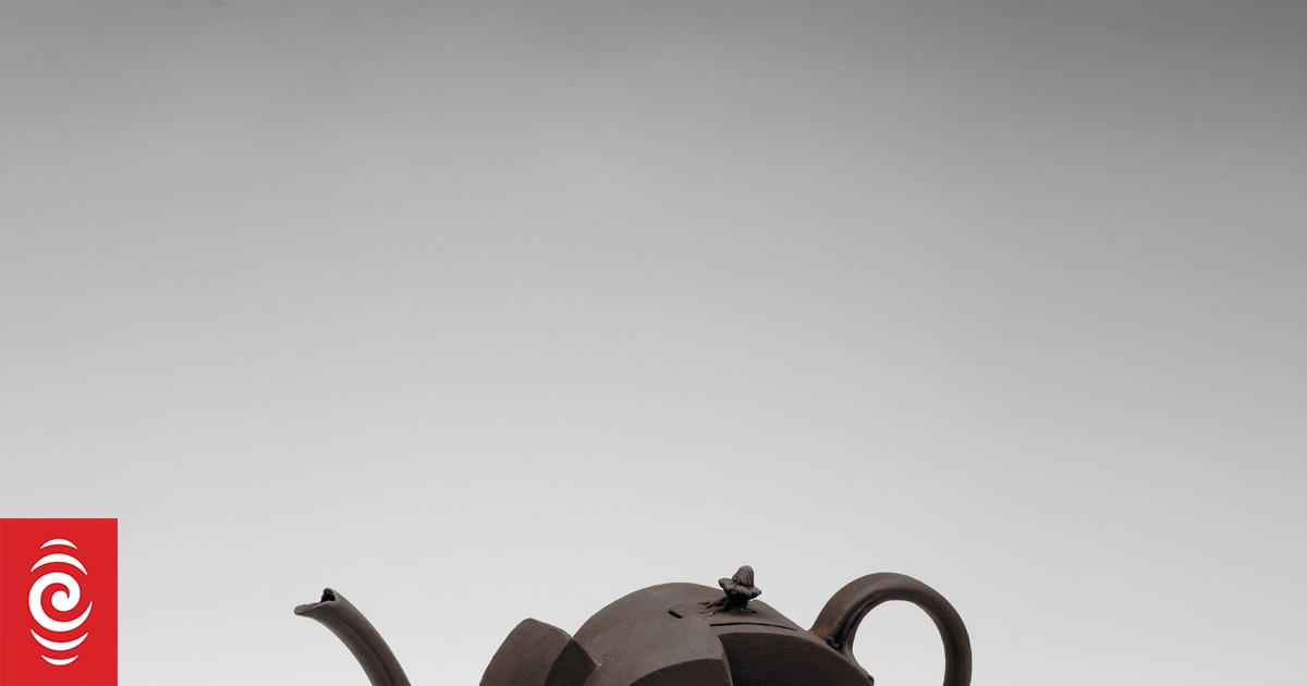 Portage Ceramic Awards winner Richard Stratton | RNZ