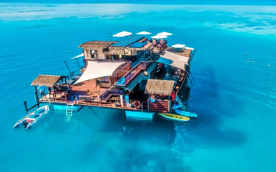 Fiji floating bar criticised after tourist’s death | RNZ News