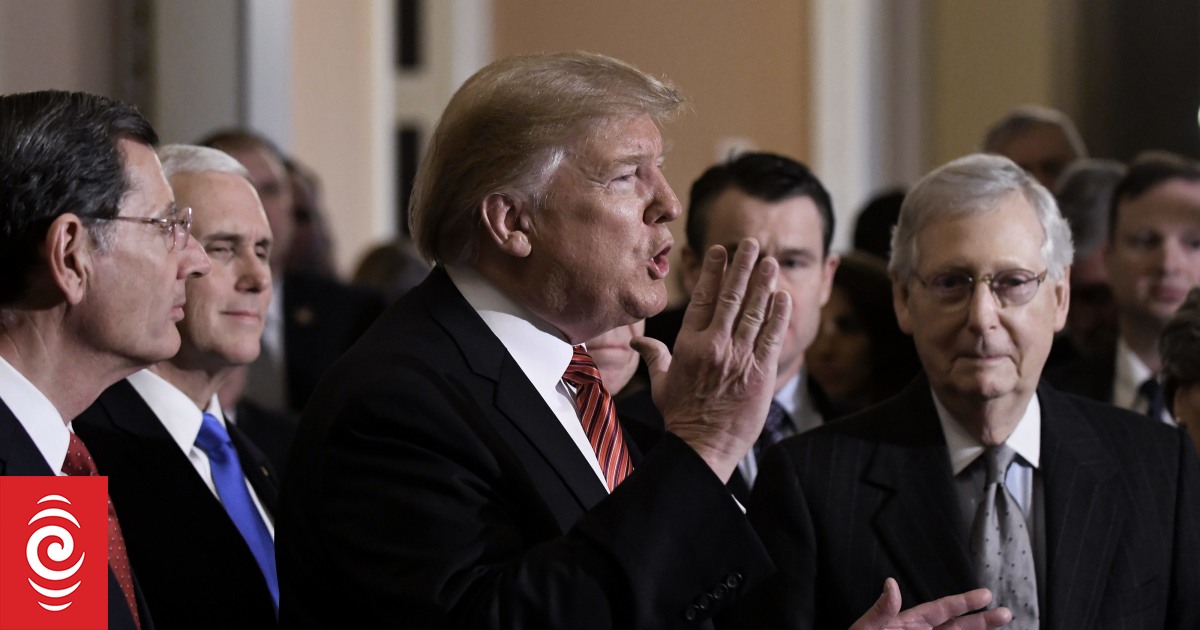 Trump throws 'tantrum' over wall funding, US government shutdown | RNZ News