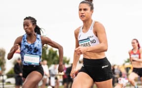 Sprinter Zoe Hobbs breaks 11-second barrier in tailwind | RNZ News