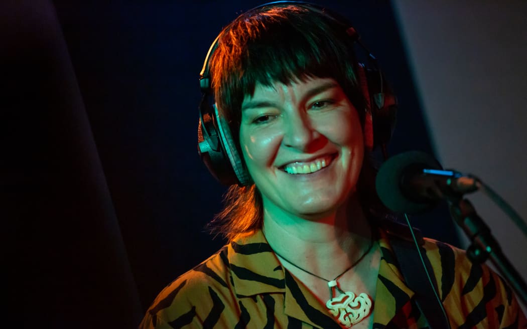 Jen Cloher: Authenticity and embracing her origins | RNZ