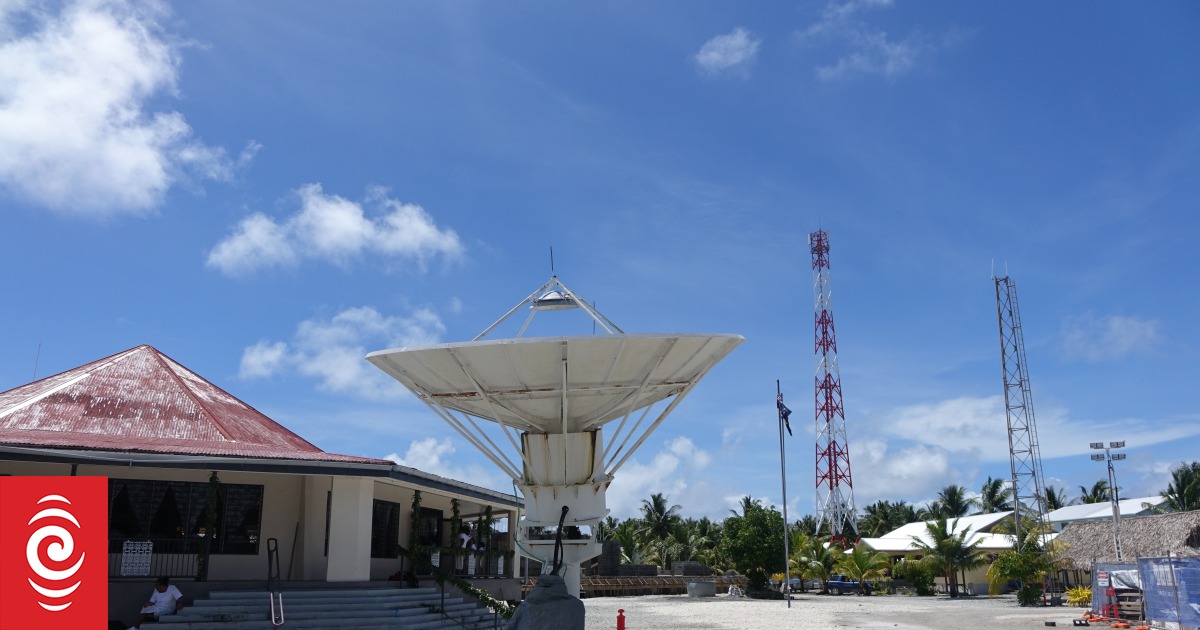 Tonga turns to satellite to re-connect | RNZ News