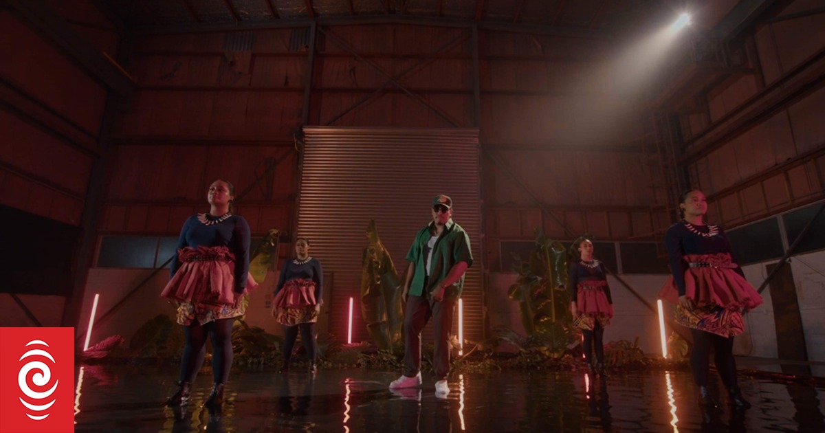 Pasifika creative uses songs to keep Samoan language alive | RNZ News