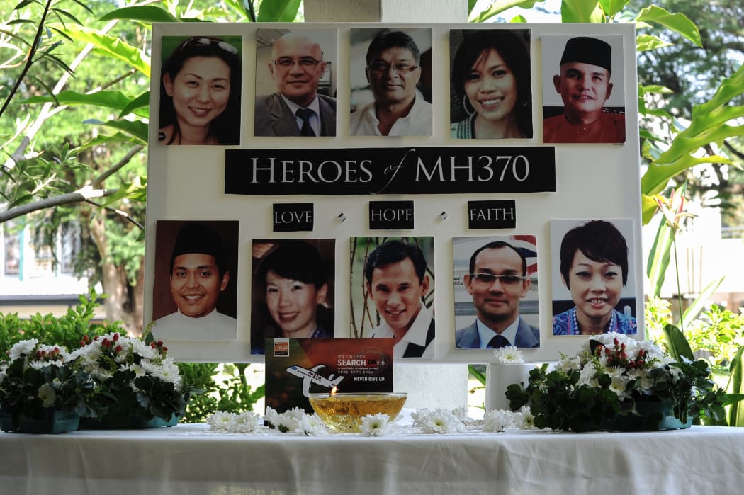 Malaysia Airlines flight MH370 left 'false trails' before disappearing ...