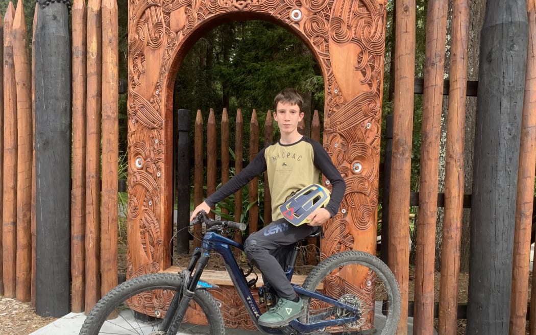 Rotorua teen turns AI against pest wallabies | RNZ News