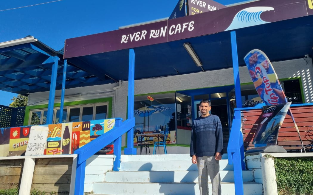 Awakino Gorge reopening but limitations remain for businesses | RNZ News
