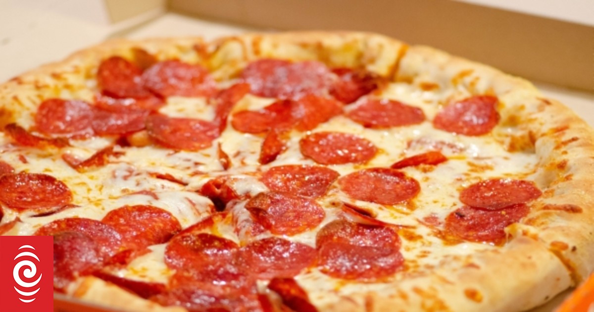 Why the body reacts 'remarkably well' to overeating pizza | RNZ