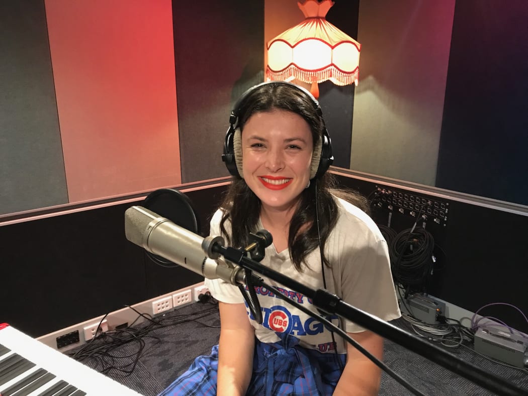 George performs her debut single 'Vacant Cities' | RNZ