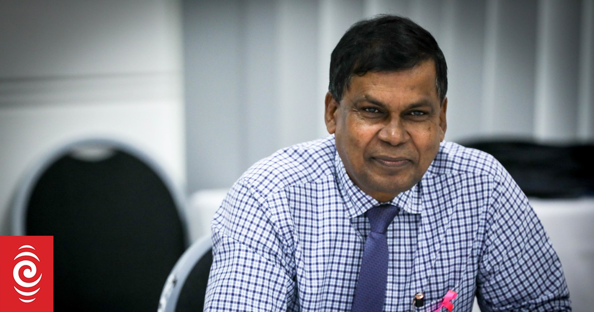Fiji's finance minister defends pay increase for MPs | RNZ