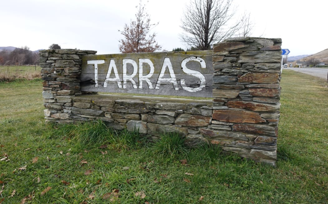 The Detail's Long Read: The Tarras Airport dogfight | RNZ