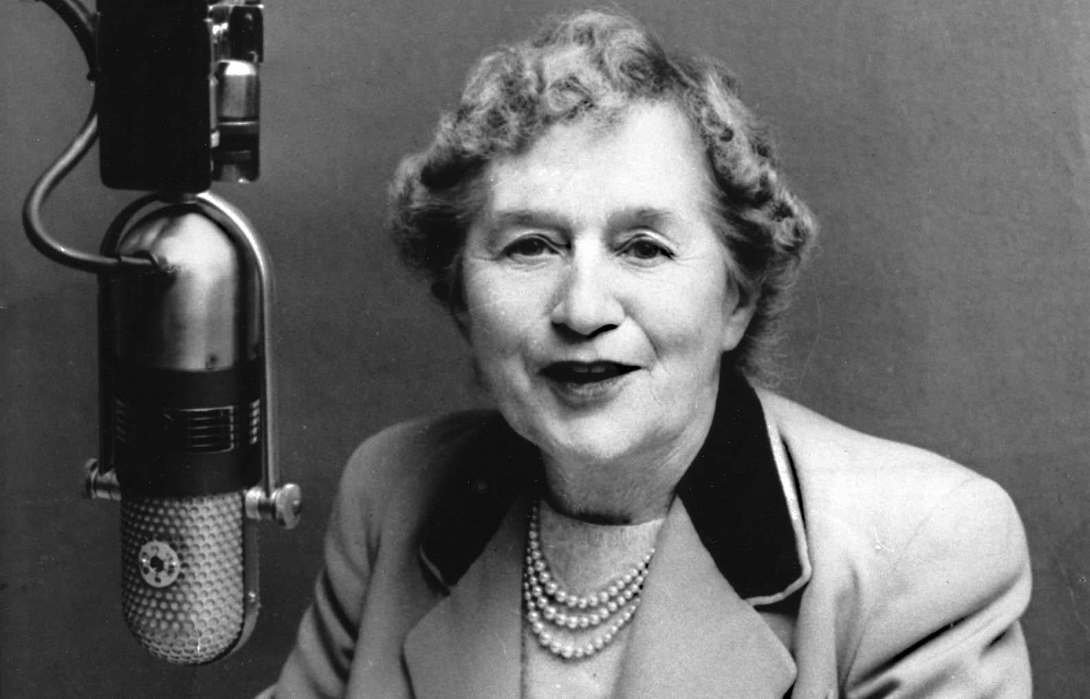 NZ Biography: Aunt Daisy | RNZ