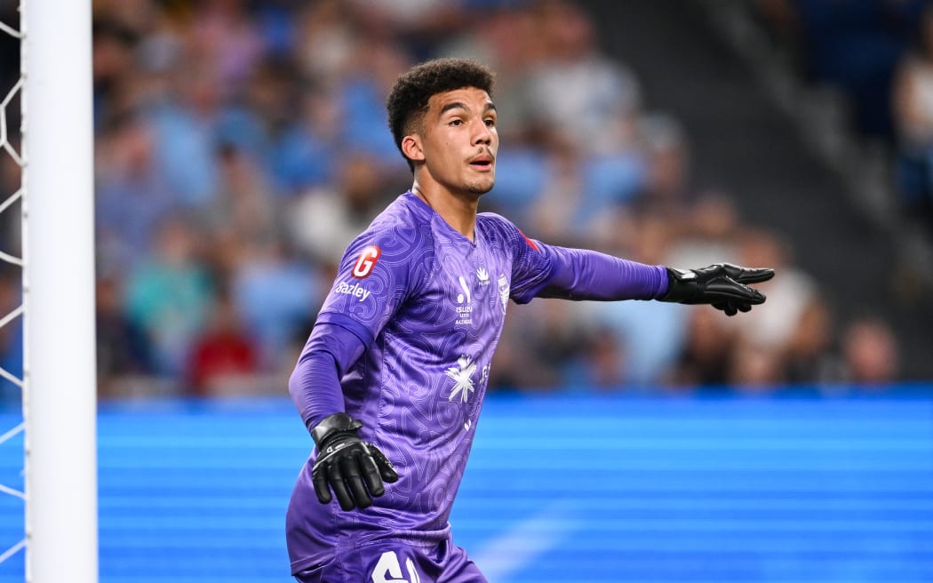 Wellington Phoenix goalkeeper Alex Paulsen makes landmark move to ...