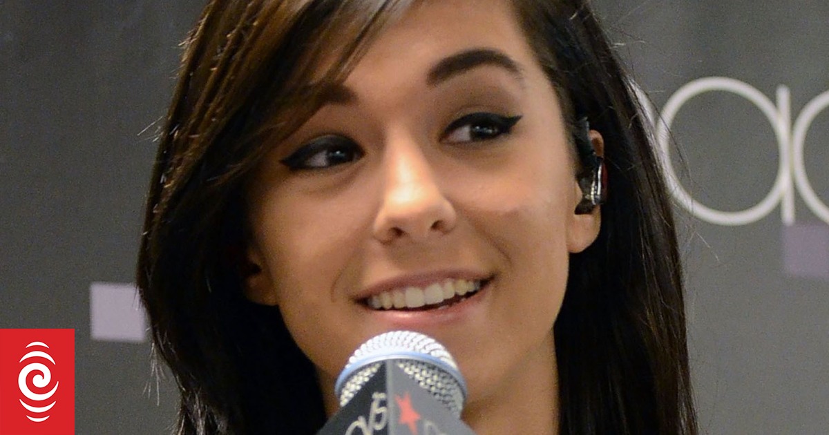 US singer shot while signing autographs | RNZ News