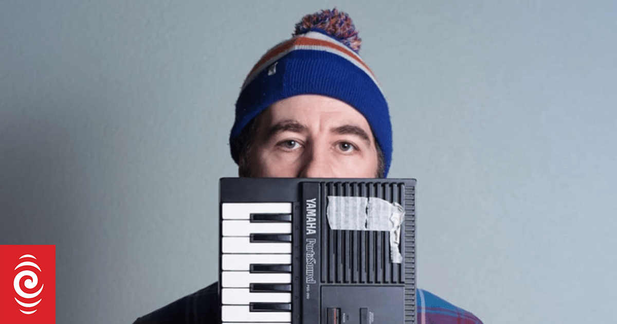 Irish Comedian David O'Doherty phones in for a chat and a tune | RNZ