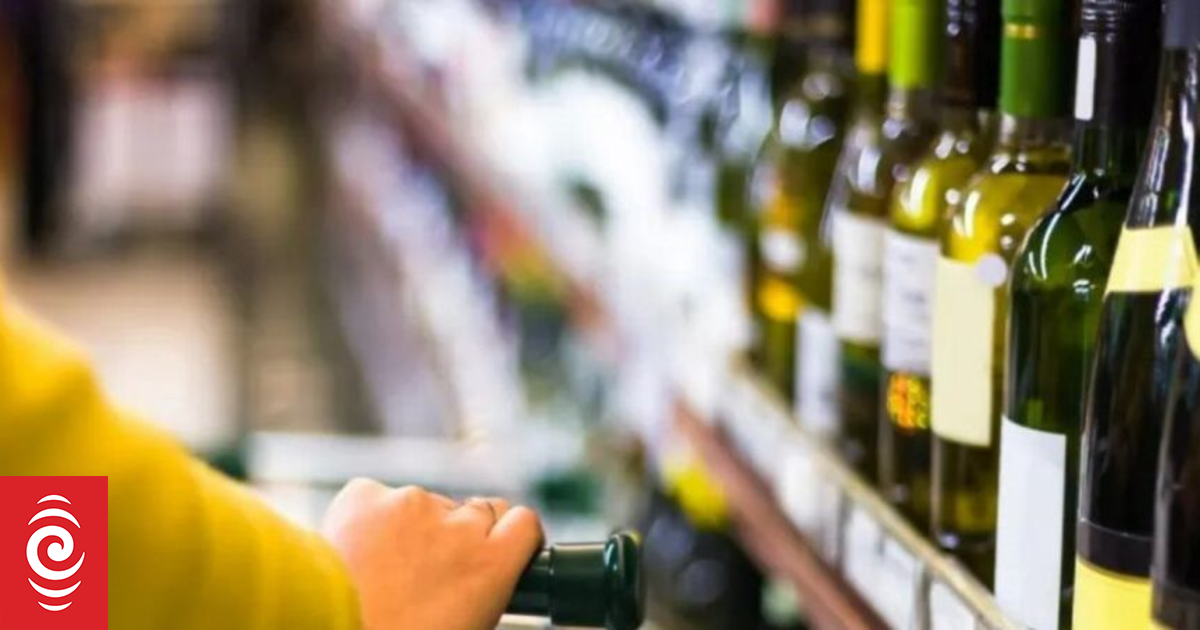 Auckland bottle shops, supermarkets prepare for stricter alcohol rules ...