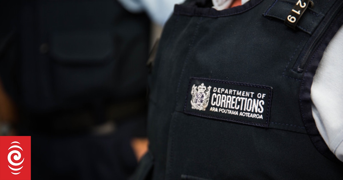 Crown sums up in trial of Auckland prison guards | RNZ