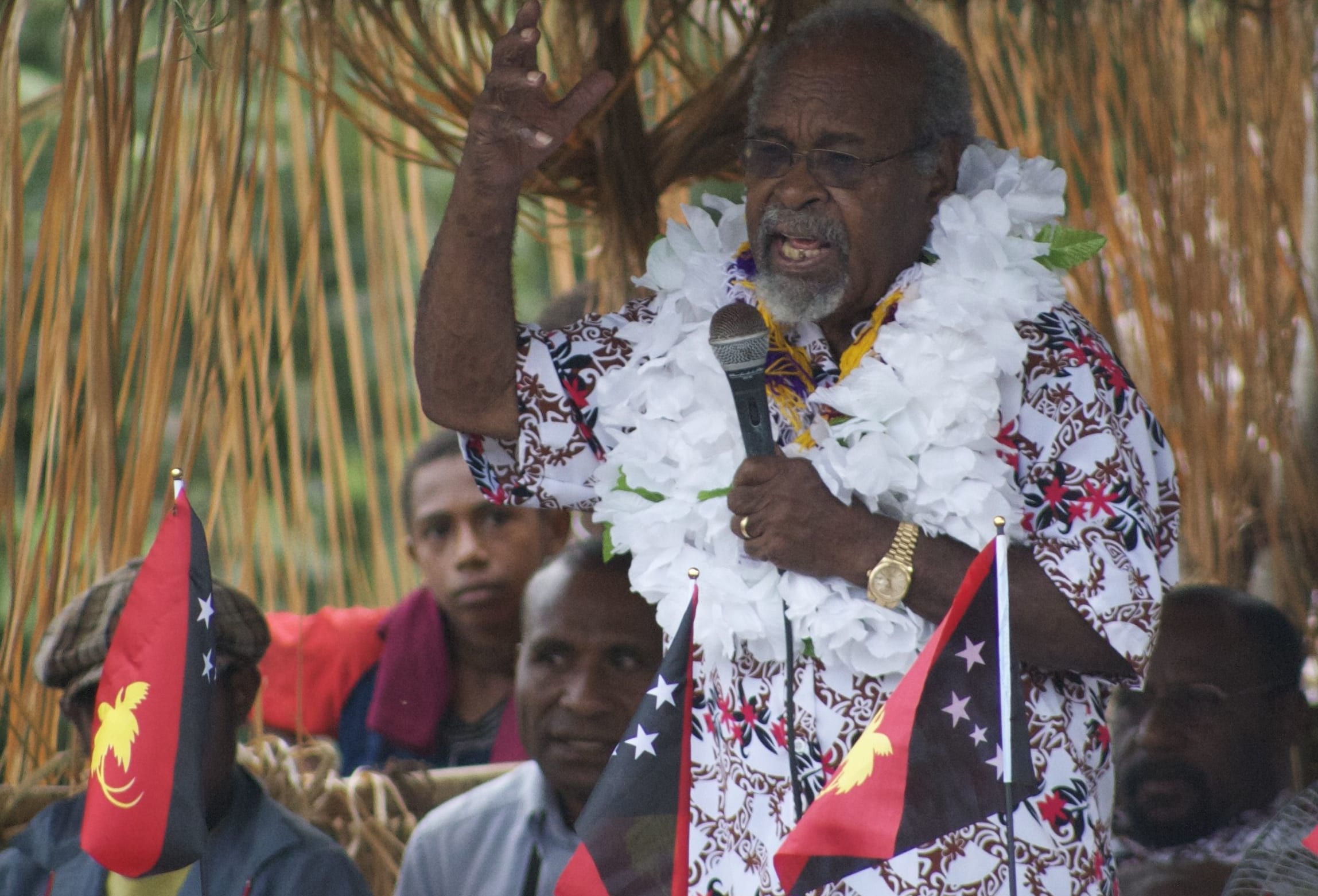 Somare family in isolation in PNG as they mourn | RNZ News