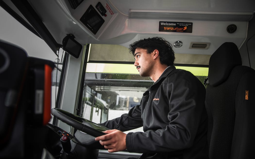 Wellington bus company looks to students to solve shortages | RNZ News