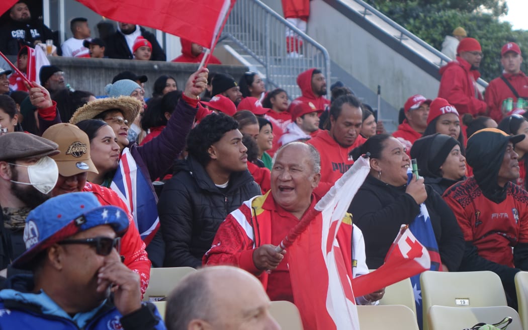 In photos: Mate Ma'a Tonga fans show their spirit | RNZ News