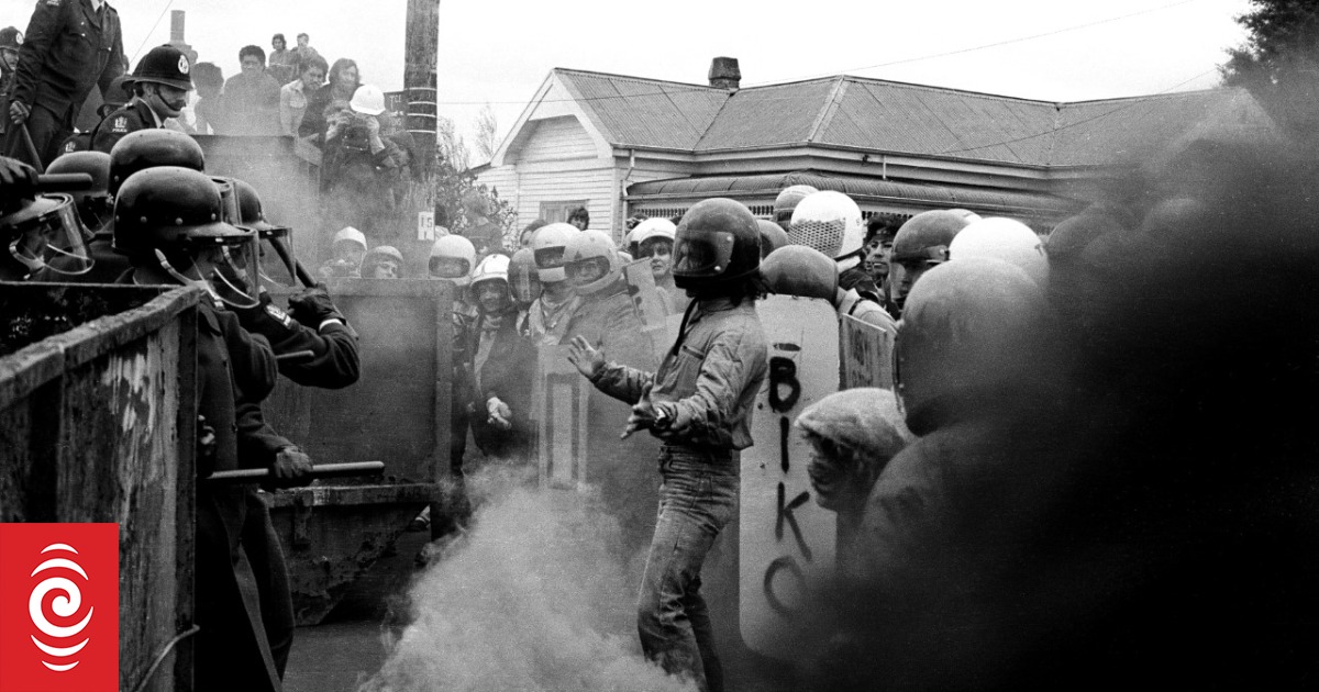 Photographer publishes Springbok Tour protest collection | RNZ