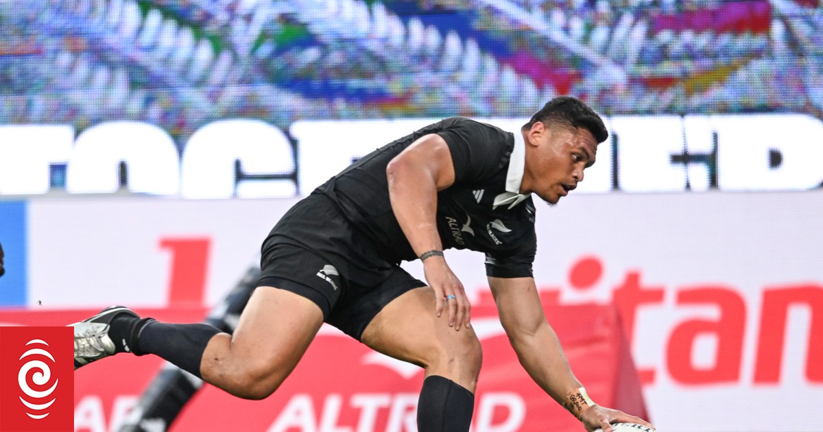 All Blacks comfortably dominate Fiji in 47-5 victory | RNZ News