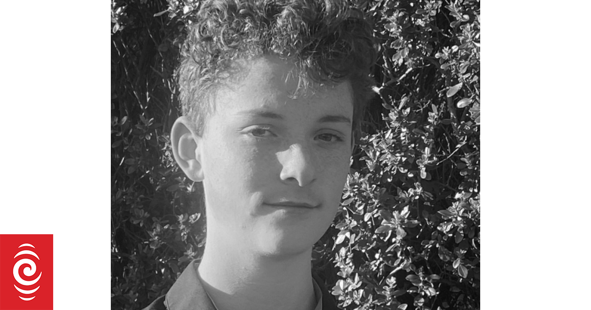 Ozan Biner-McGrath - Paul SCHRAMM: Girl in White | RNZ