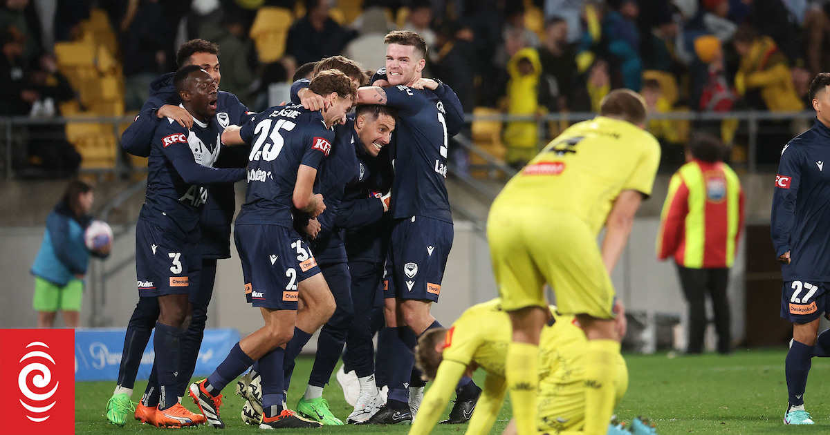 Wellington Phoenix season ends with semi-final loss | RNZ News