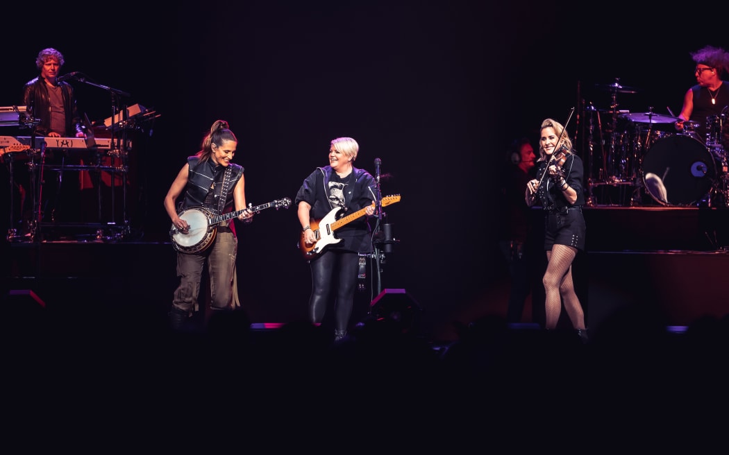 Review: The Chicks fly high in Christchurch concert | RNZ News
