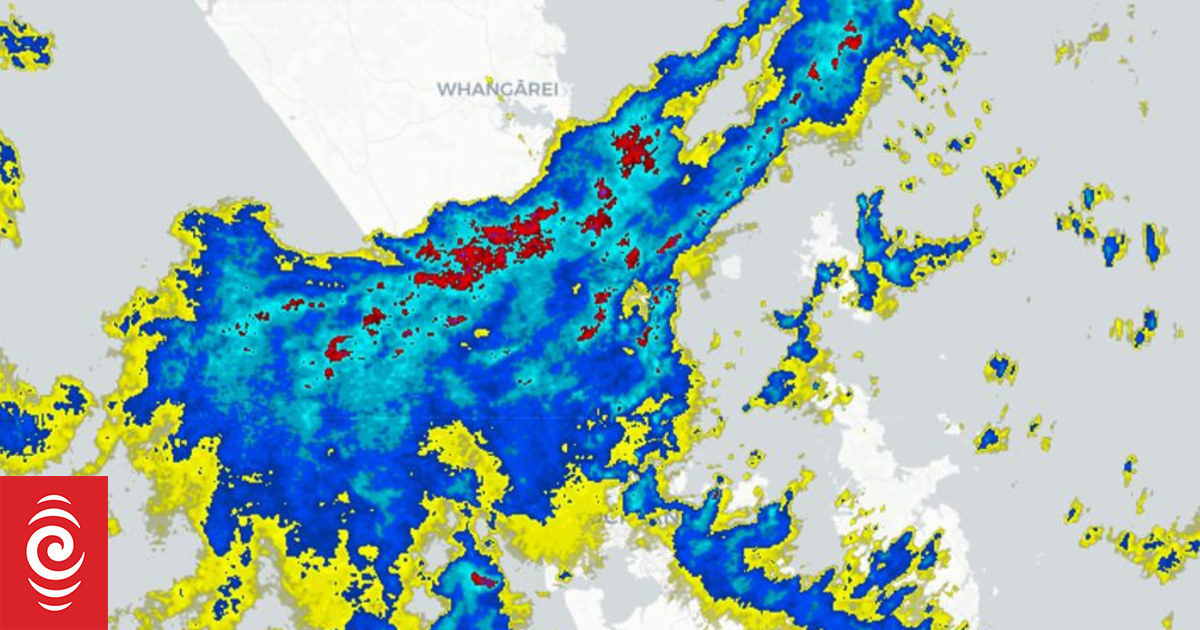 Weather: Thunder and heavy rain hits upper North Island | RNZ News