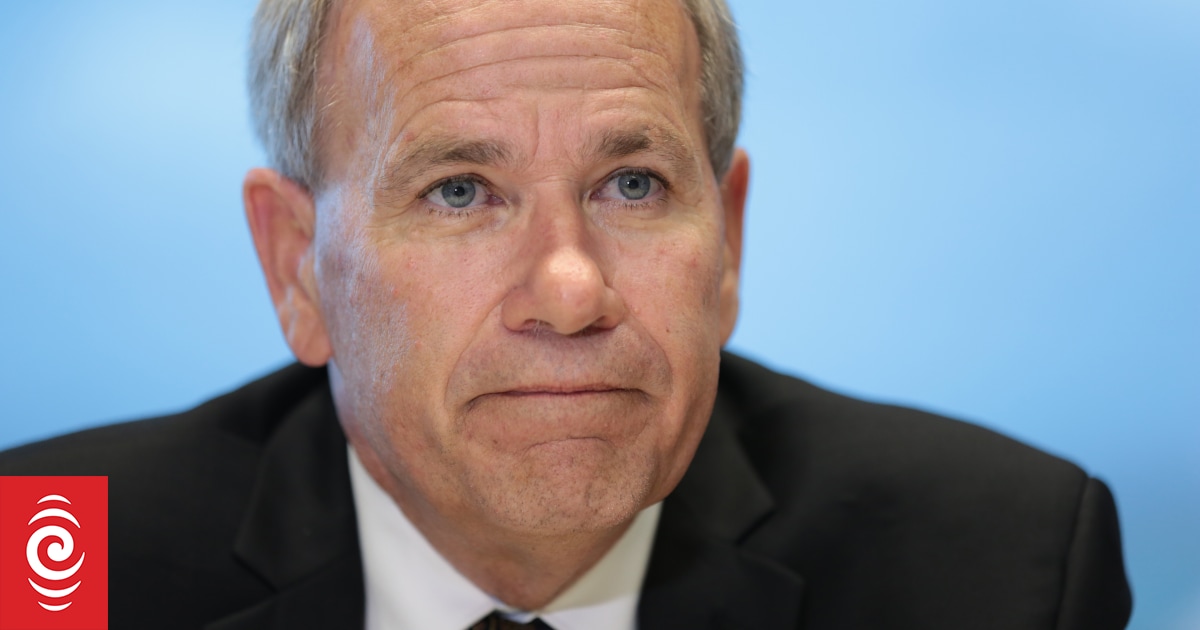 Auckland mayor defends contract | RNZ News