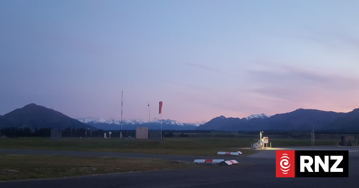 Huge growth needed to make Wanaka Airport investment viable - report | RNZ