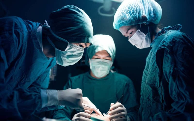 Surgeon urges use of private sector to tackle waiting list crisis | RNZ