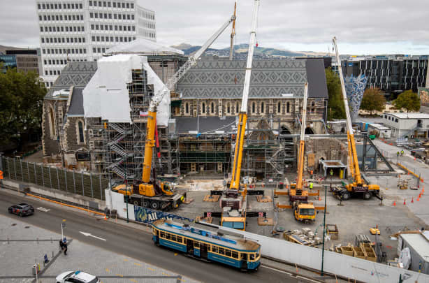 Roof removal a milestone for Christ Church Cathedral restoration team | RNZ
