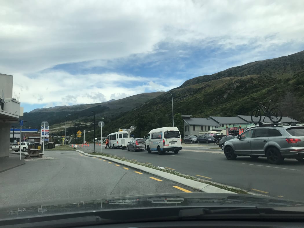 Three-vehicle collision leaves one critical in Queenstown | RNZ News