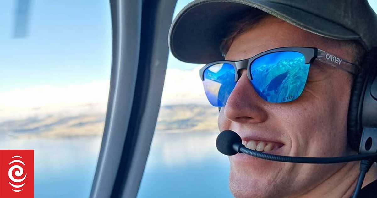 'One of the best': Tributes as Kiwi pilot killed in Cairns helicopter ...