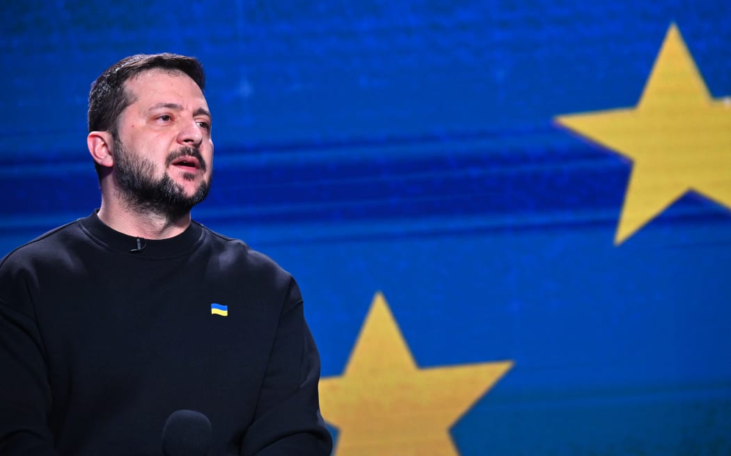 Ukraine military seeks extra 500,000 soldiers - President Zelensky ...