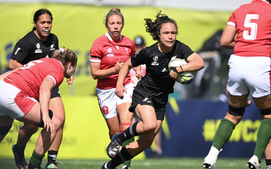 Wingers shine as Black Ferns crush Wales in 12-try romp | RNZ News