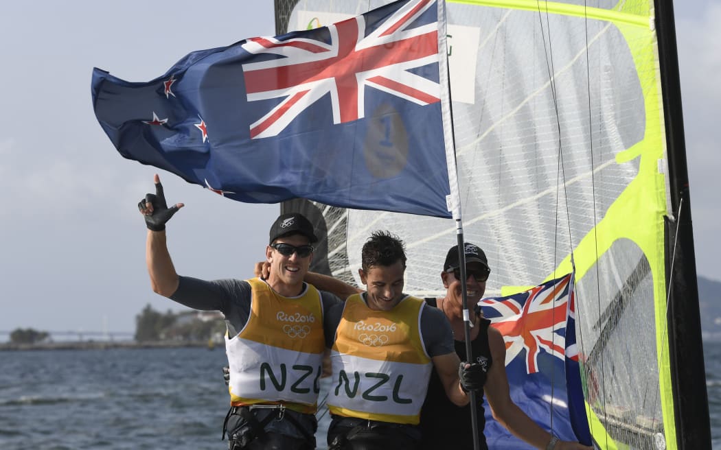 Smooth sailing for Tuke and Burling to gold | RNZ News