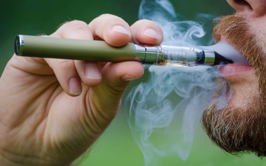 What vaping does to your sense of smell | RNZ News