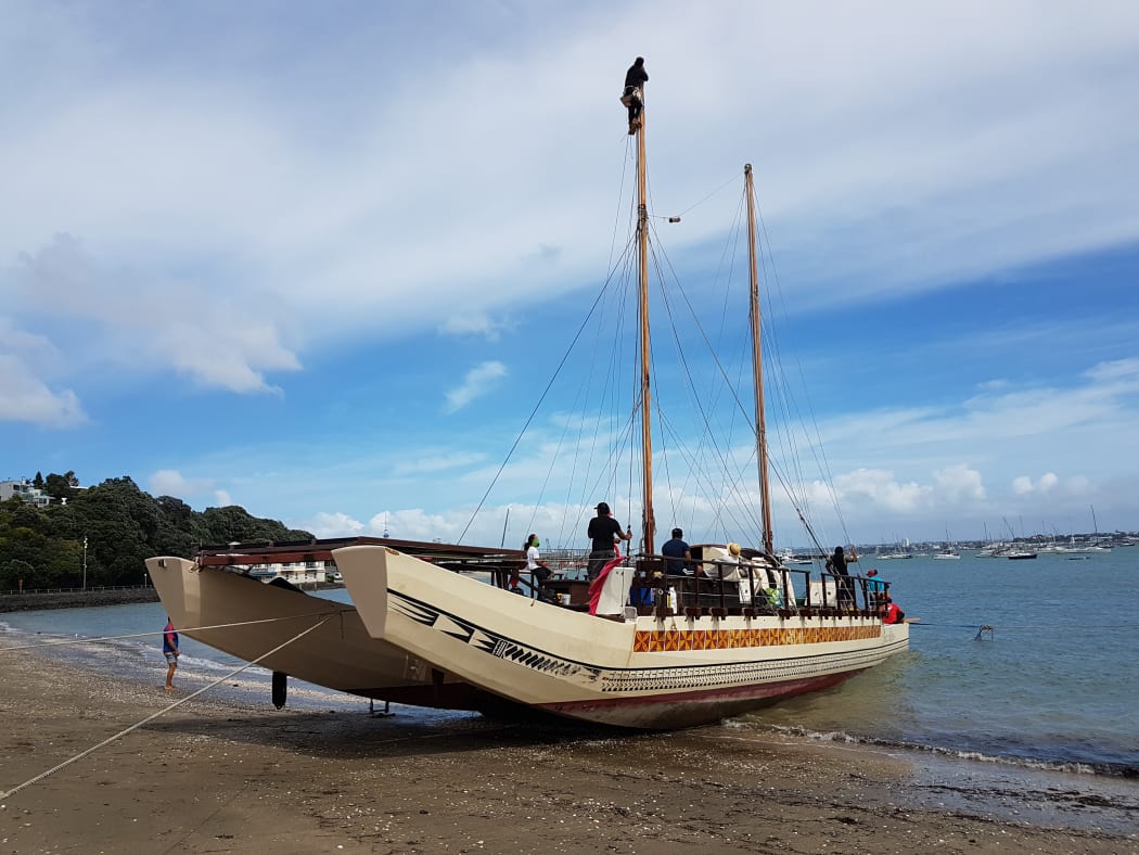 Samoan canoe crew aims to preserve ancient navigation knowledge | RNZ News