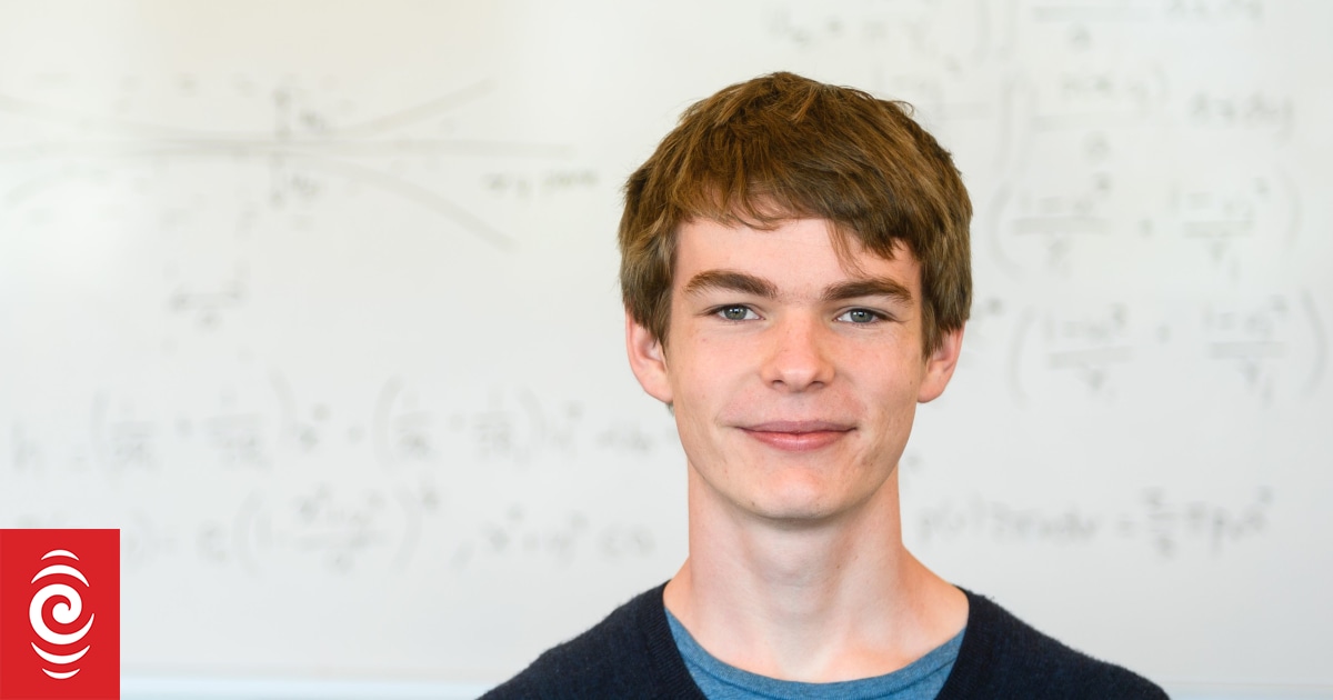 Young physicist wins the PM's Future Scientist Prize | RNZ News
