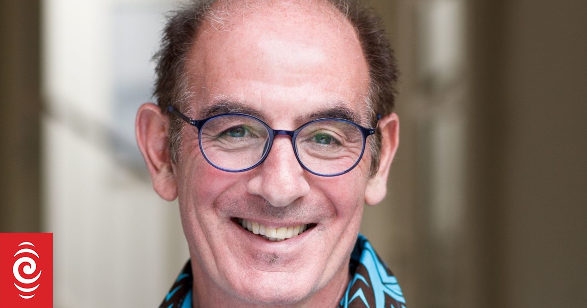 Dr David Galler's ED stories playing out on the stage | RNZ