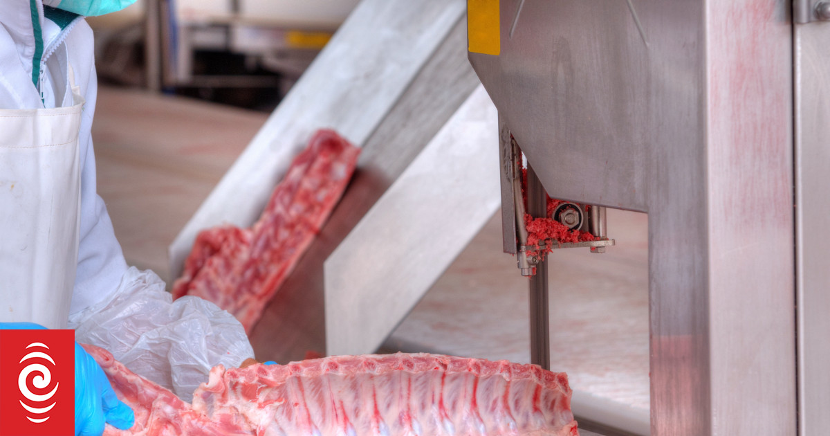 Union warns against meat self-inspection plans | RNZ News