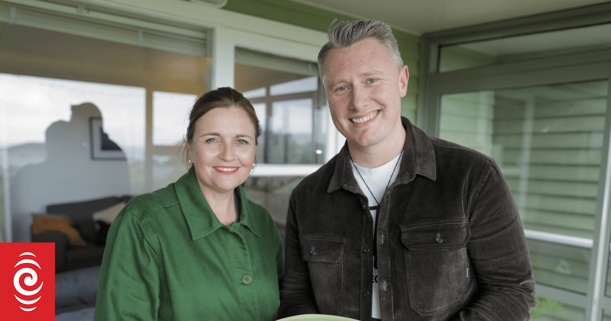 Louis Baker Live in Titahi Bay | RNZ