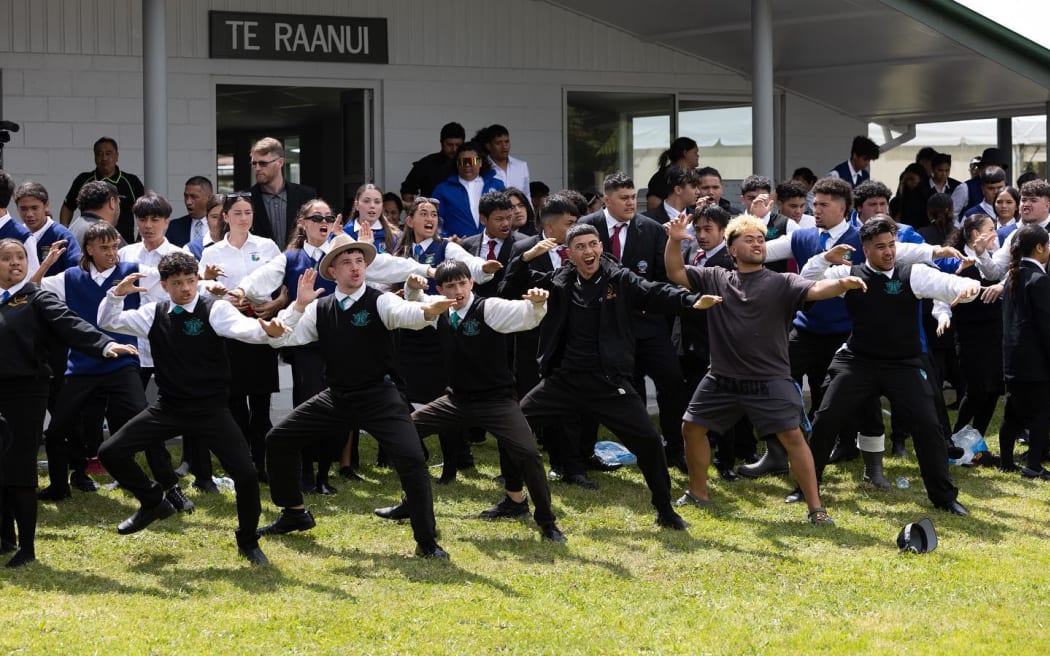 Wiki Hā: Thousands gather for competitive end to kura year | RNZ News