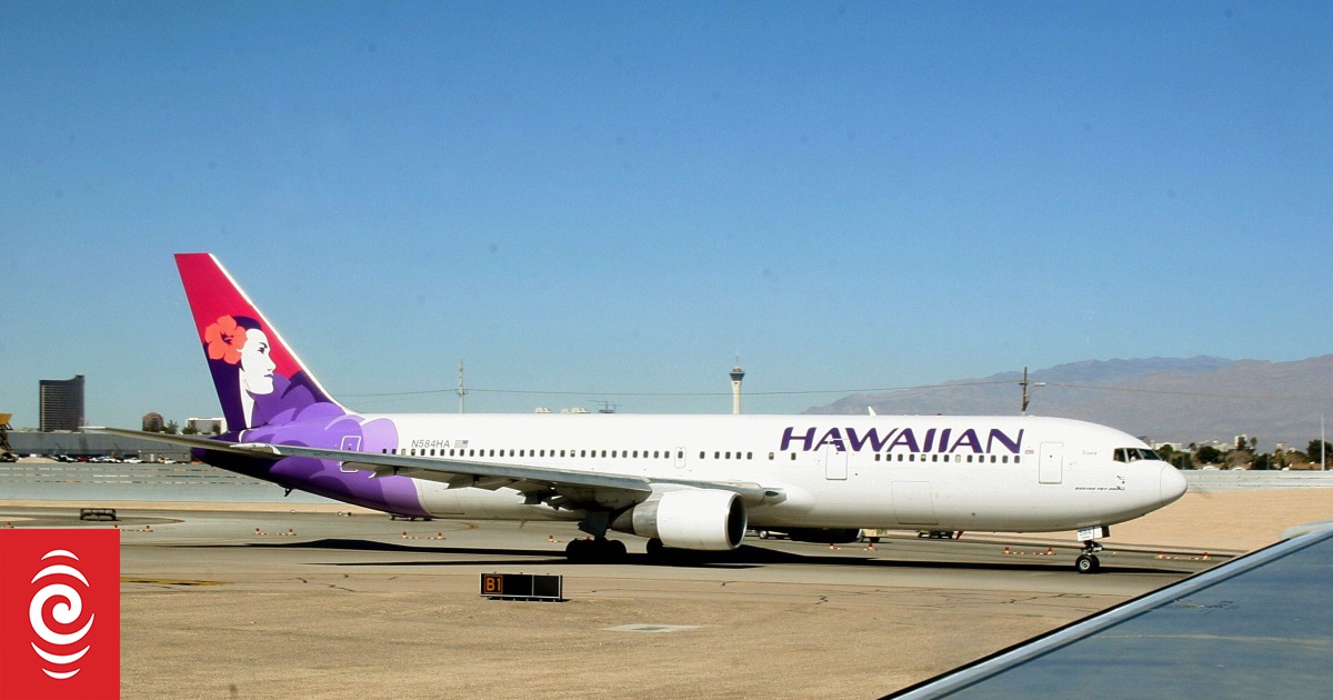 Another month of no flights from Hawai'i to American Samoa. | RNZ News
