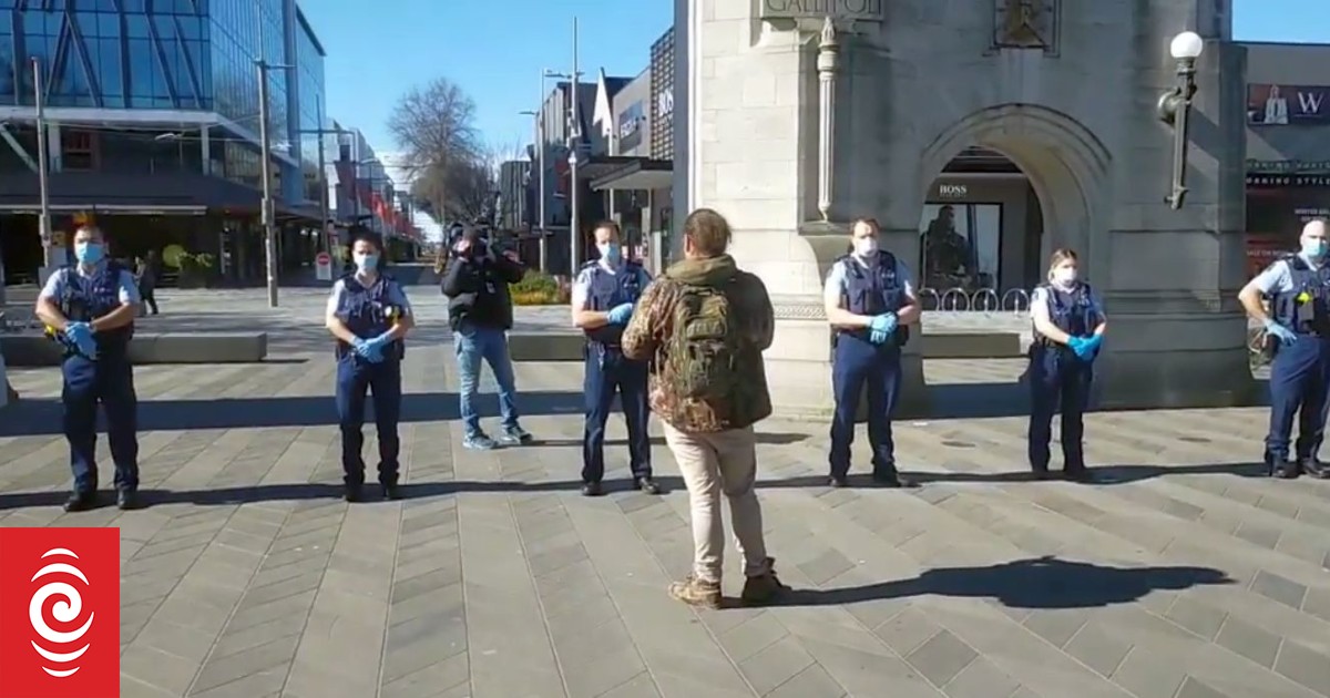 Police 'happy' with level 4 compliance; 23 arrests, 65 warnings | RNZ News