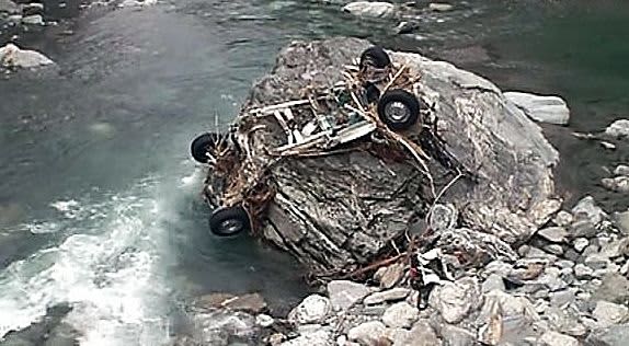 Pass reopens with rock fall protection | RNZ