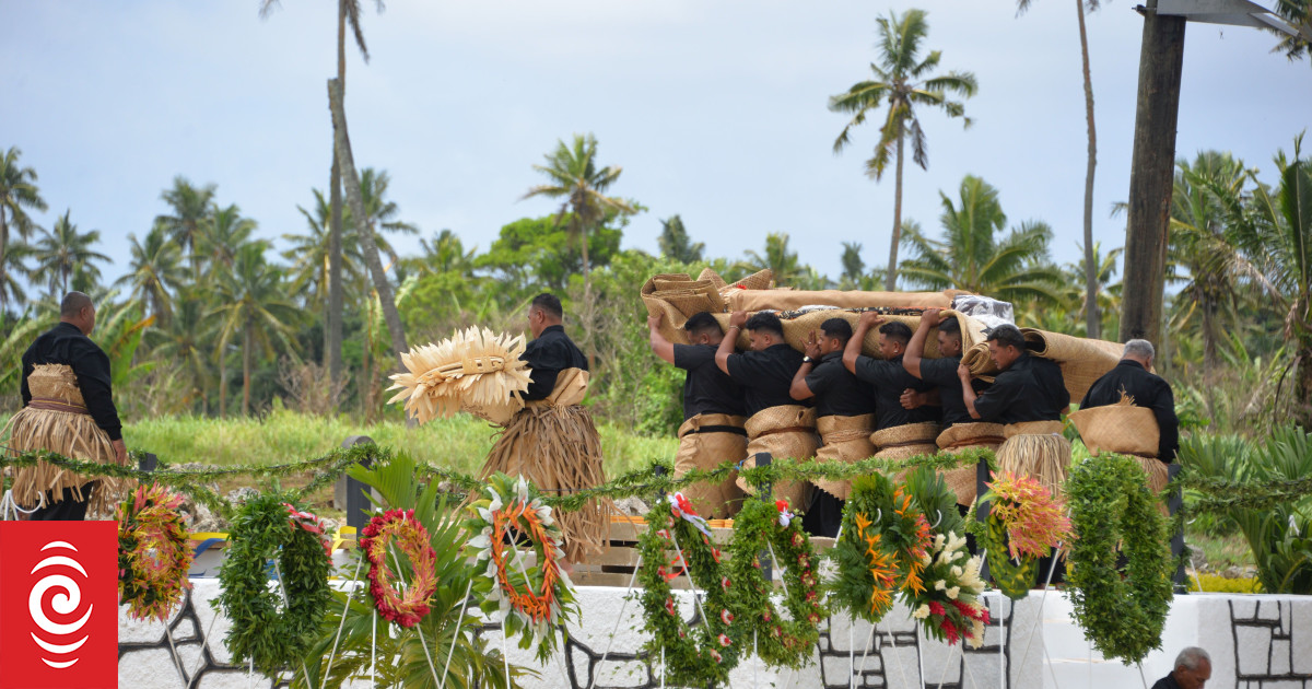 Hundreds attend funeral of Tonga's Lord Ma'afu | RNZ News